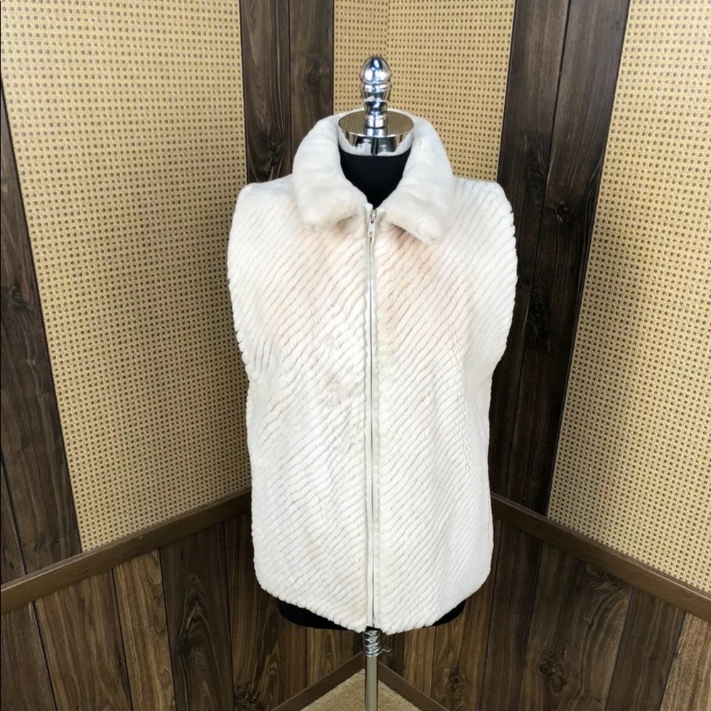 Ivory Laser Grooved Sheared Beaver Fur Vest Small - Gem